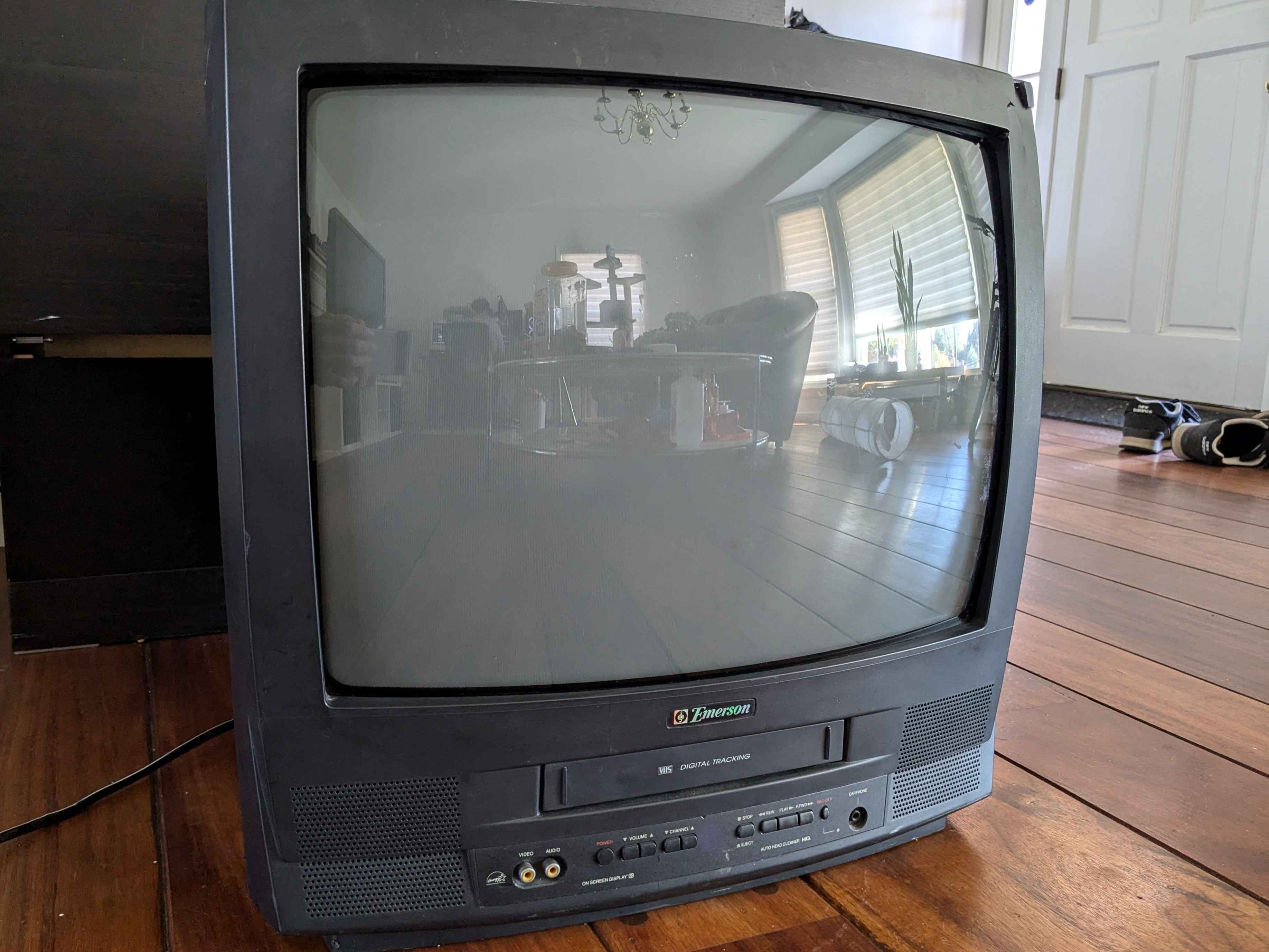 Emerson EWC1902 | CRT Database