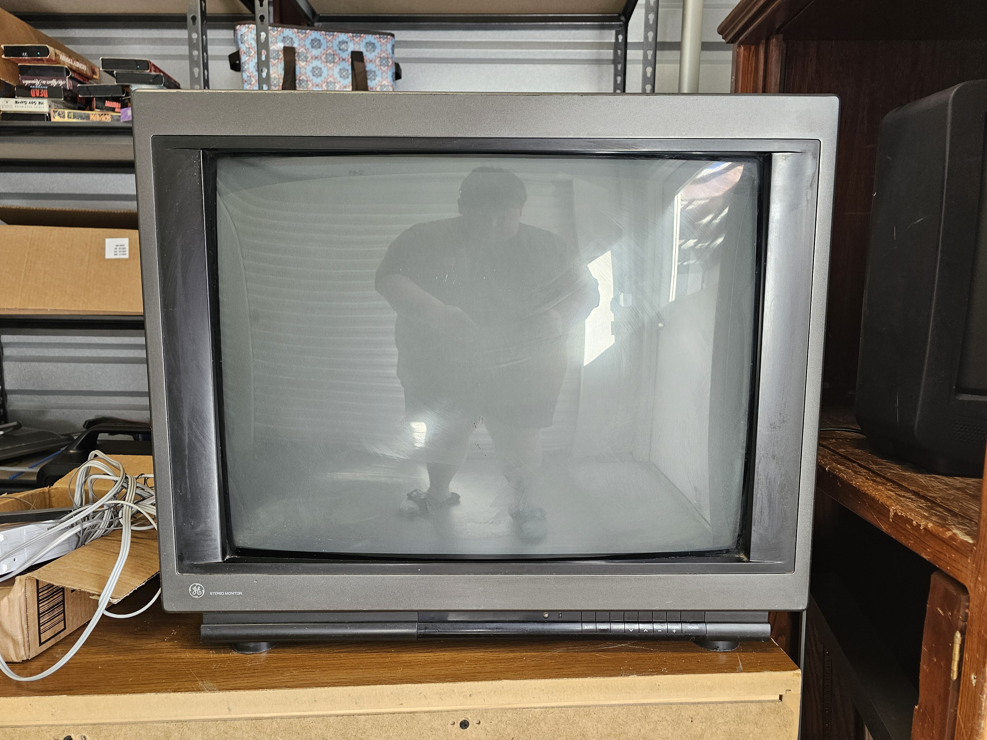 General Electric 27GT650 | CRT Database