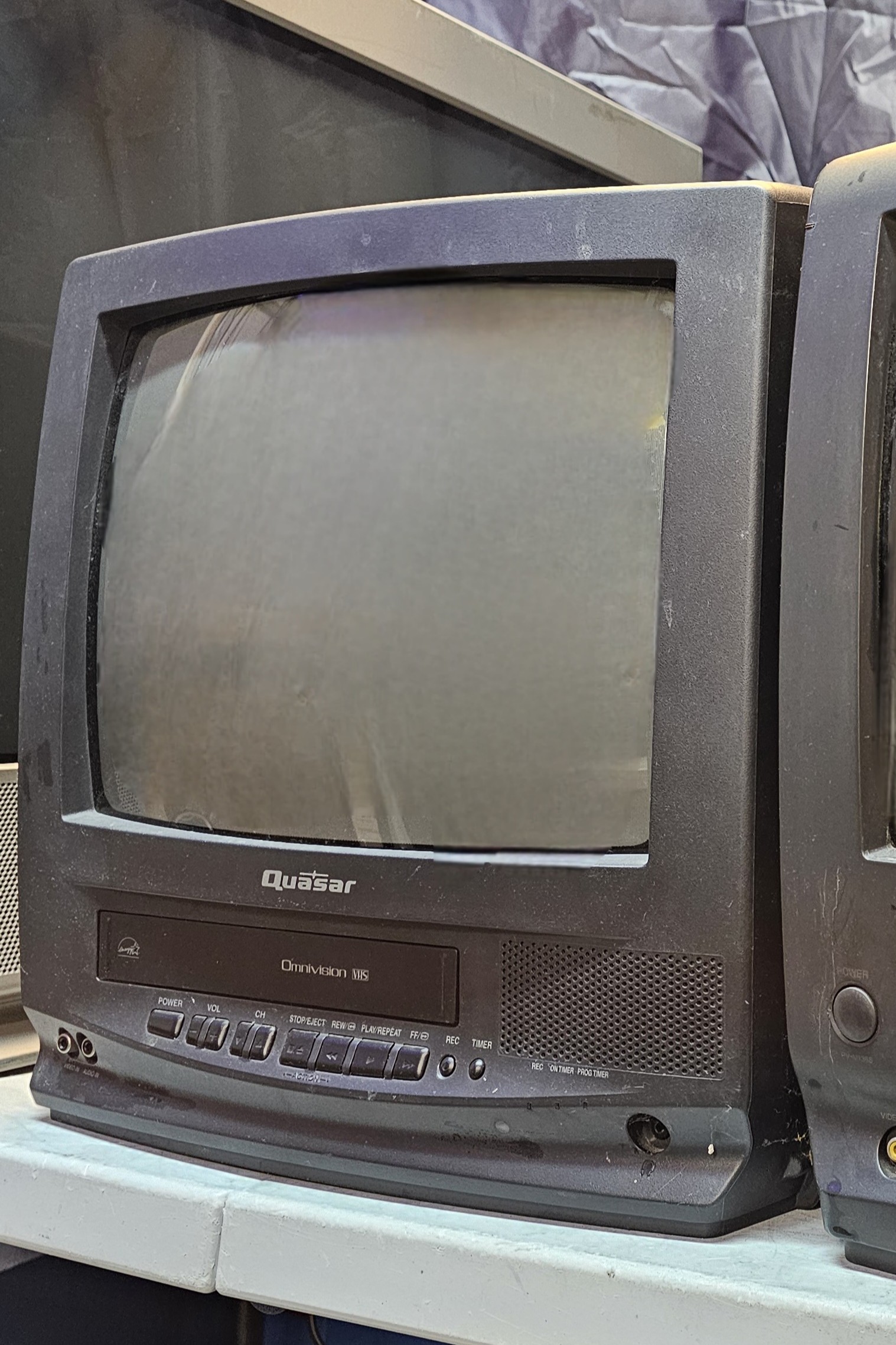 Quasar VV-1302 | CRT Database