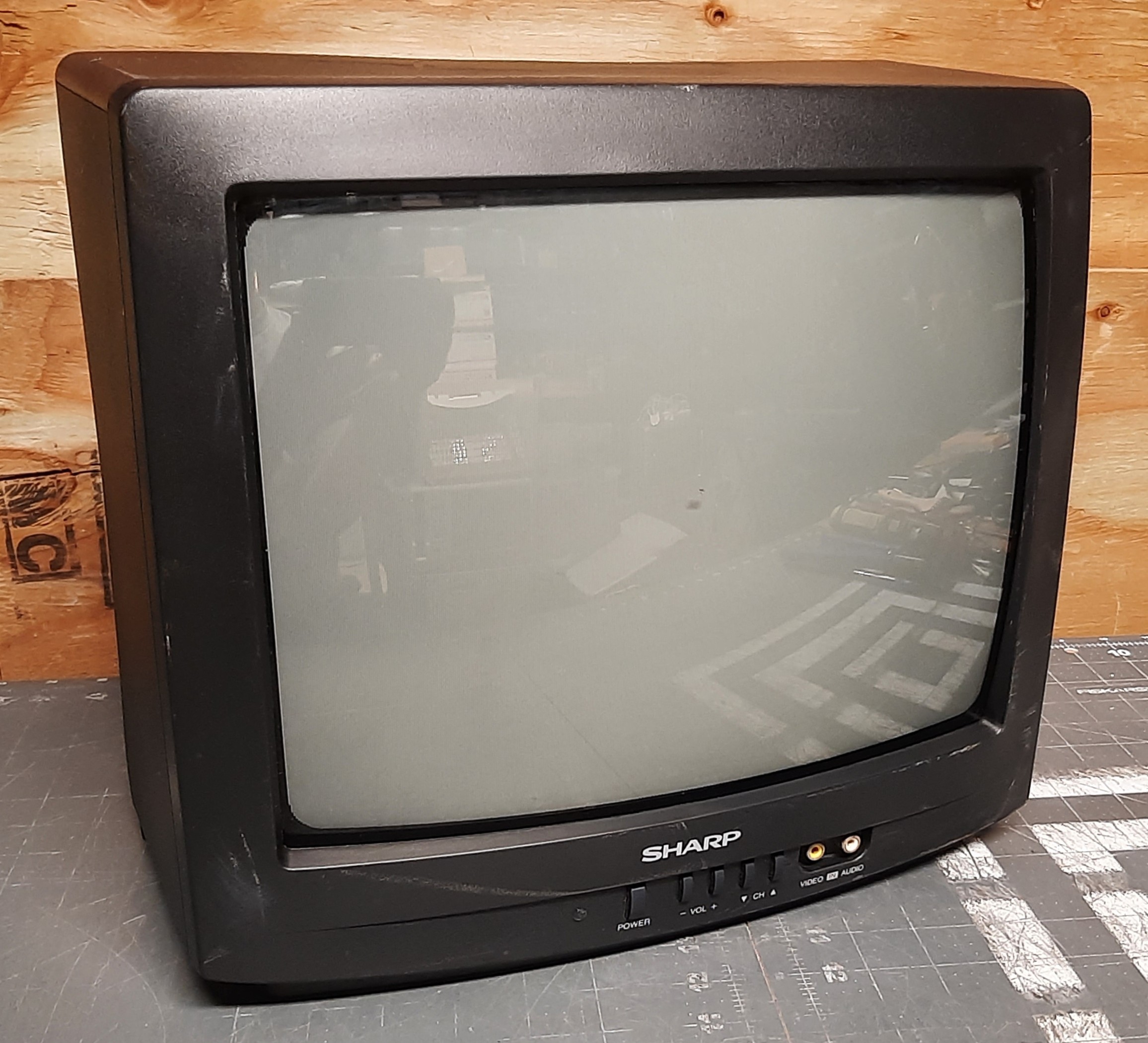 Sharp 13L-M100B | CRT Database