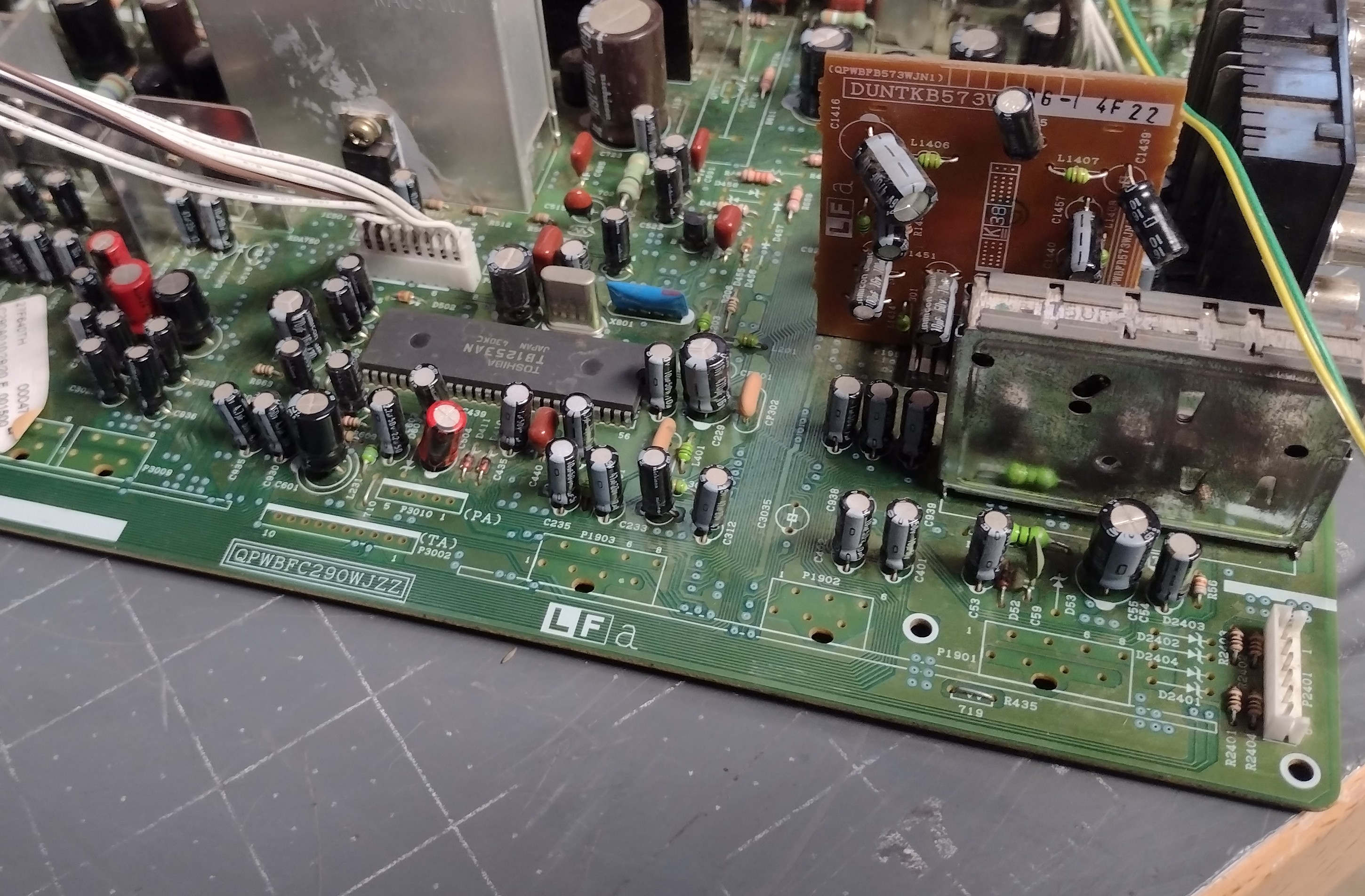 Sharp 27F640 RGB Mod via OSD Mux | CRT Database