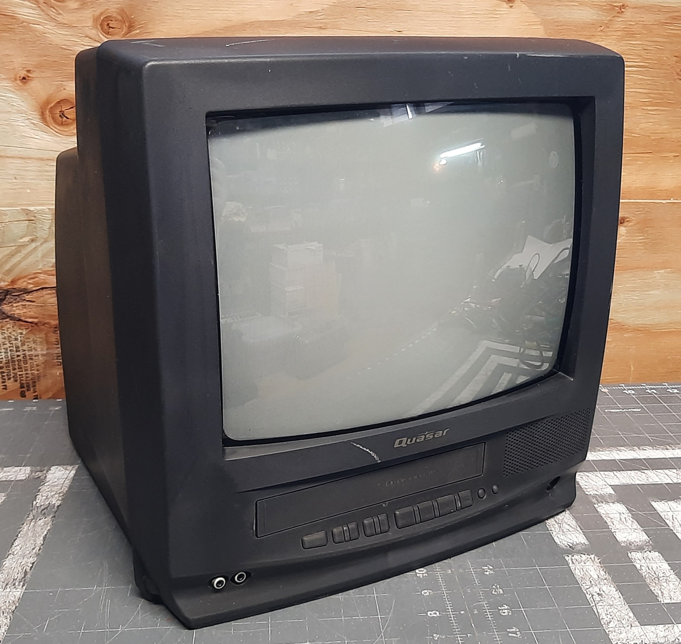 Quasar VV-1309 | CRT Database
