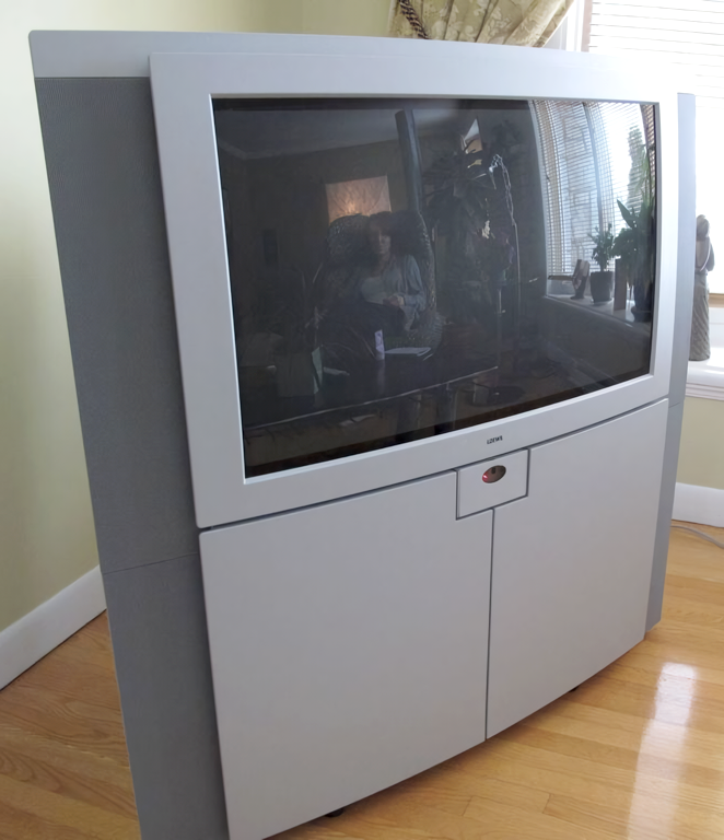 Loewe Planus 30 (PLA 5303 PL) | CRT Database