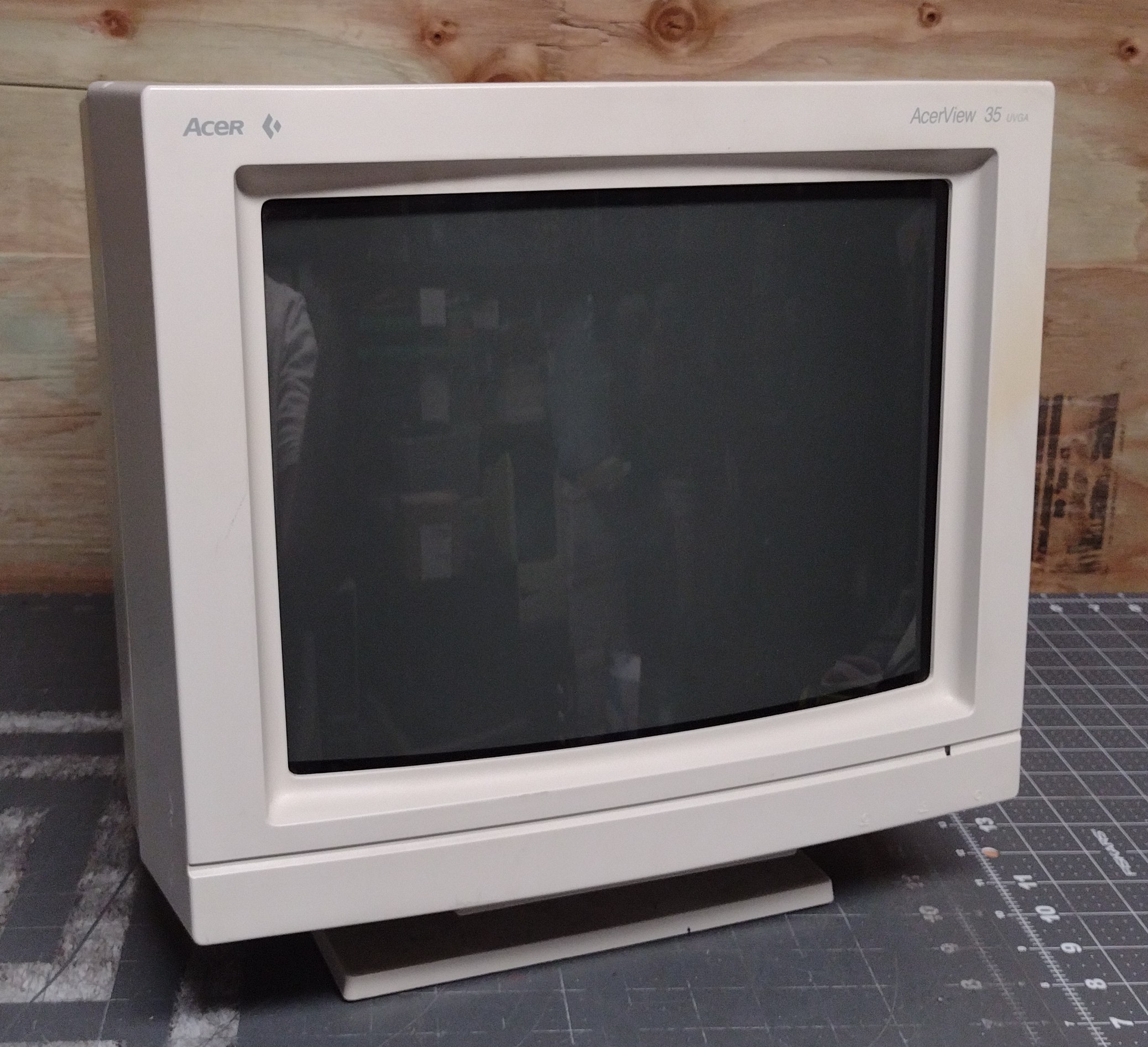 Acer AcerView 35 UVGA (7035A) | CRT Database