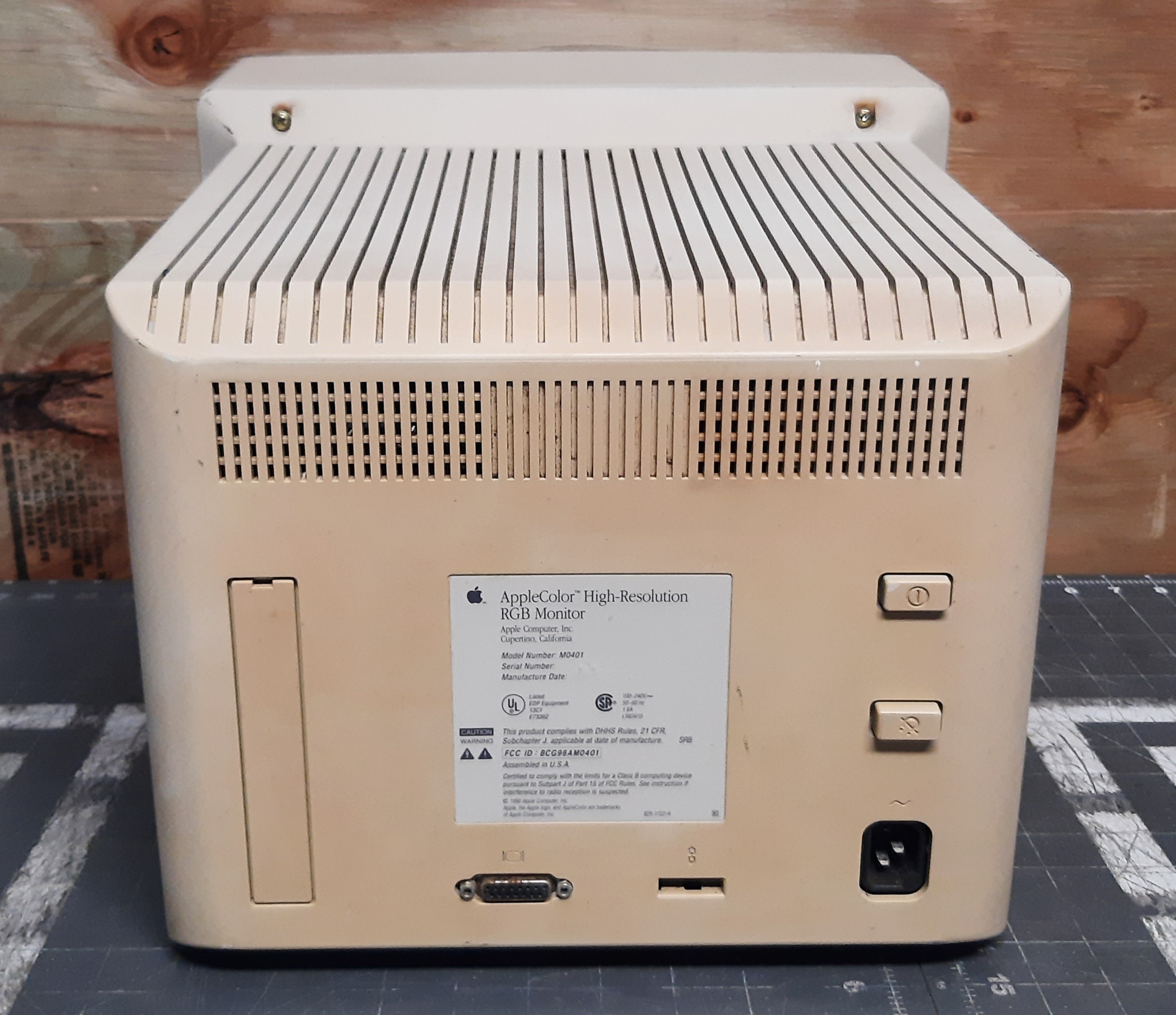 Apple AppleColor High Resolution RGB Monitor (M0401) | CRT Database