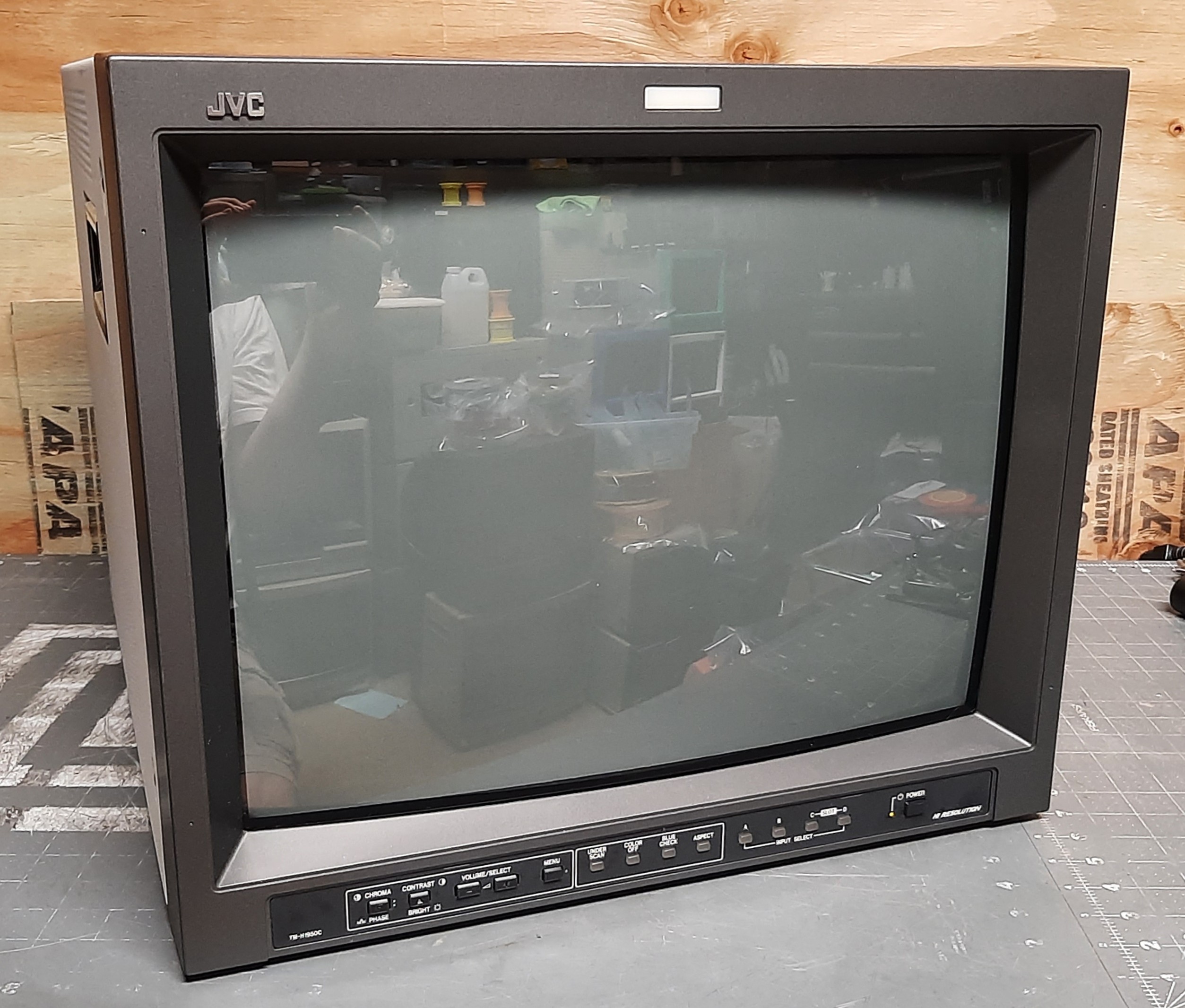 JVC TM-H1950CG | CRT Database