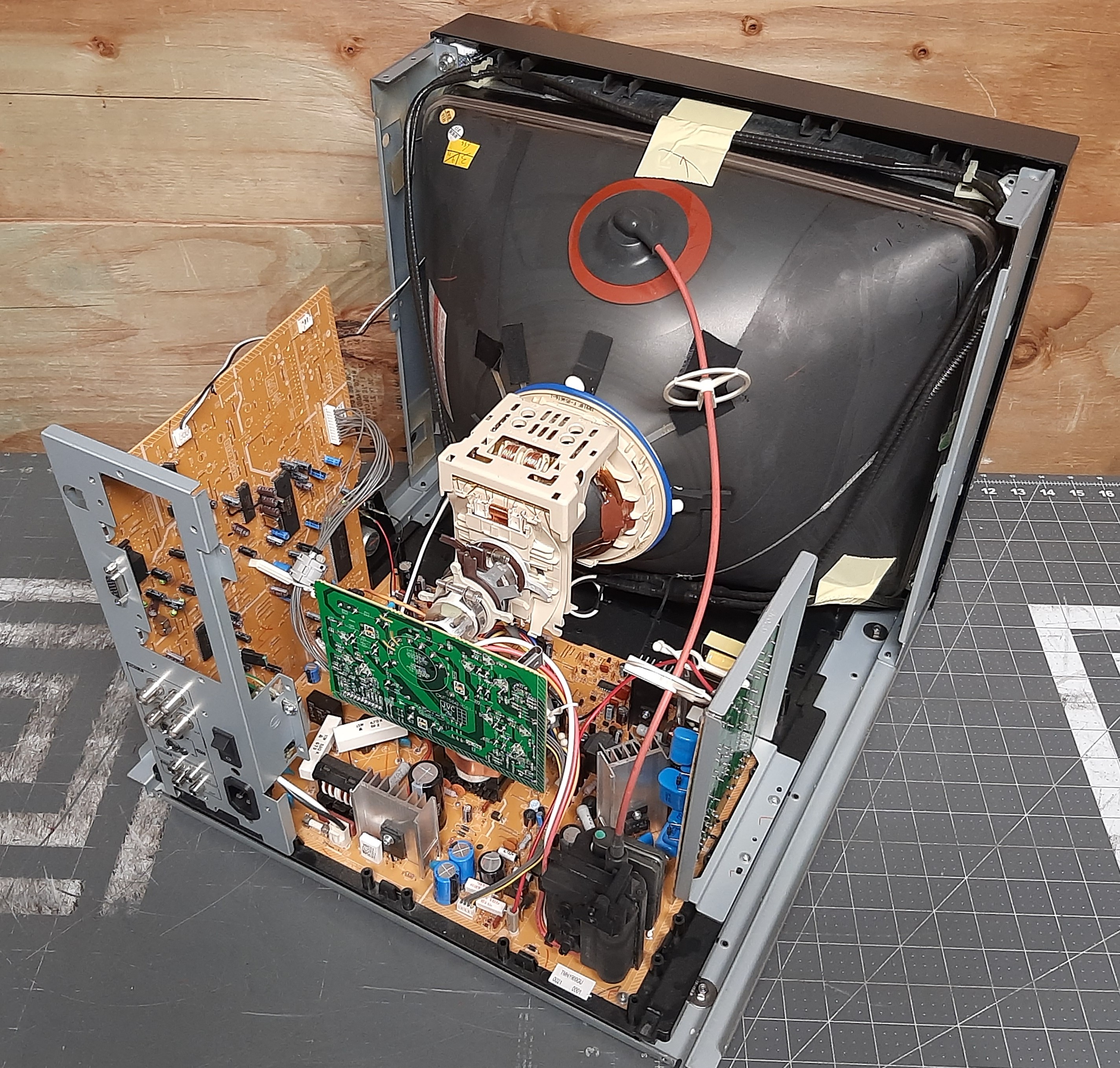 JVC TM-H1900G | CRT Database