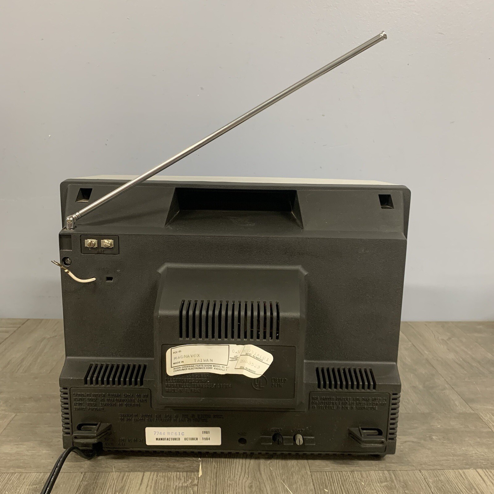 Magnavox BE3731 AL01 | CRT Database
