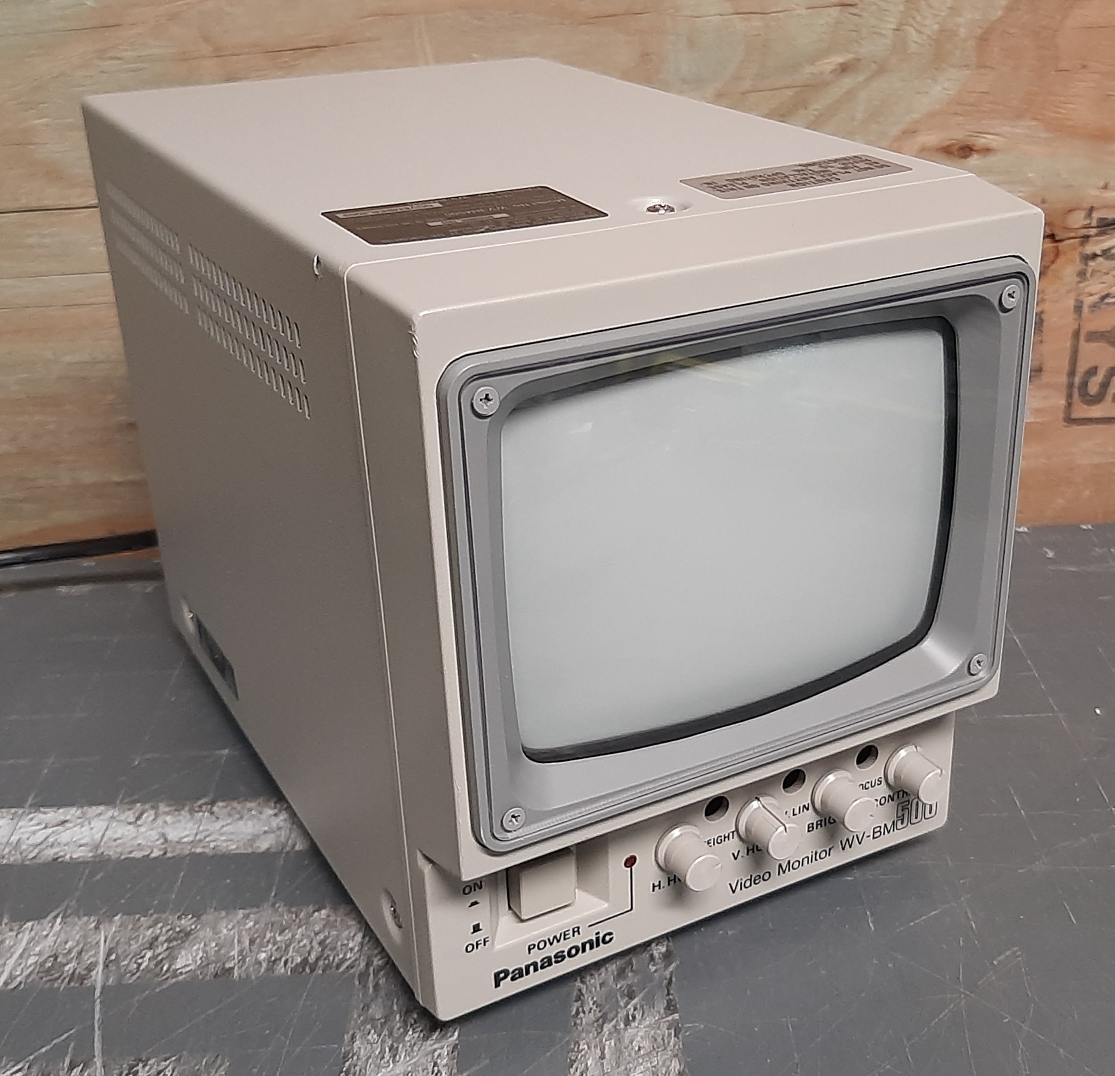 Panasonic WV-BM500 | CRT Database