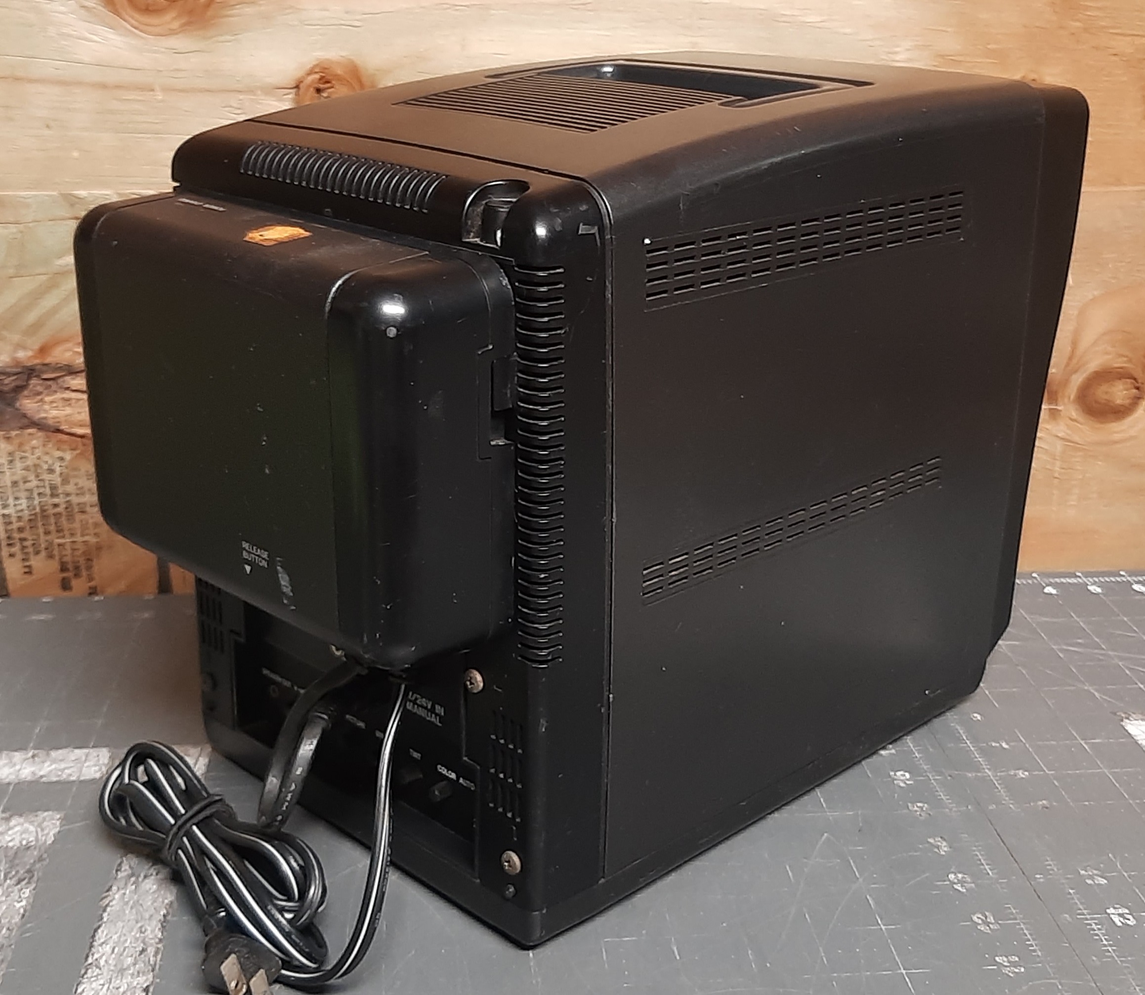 Quasar VV-9407 | CRT Database