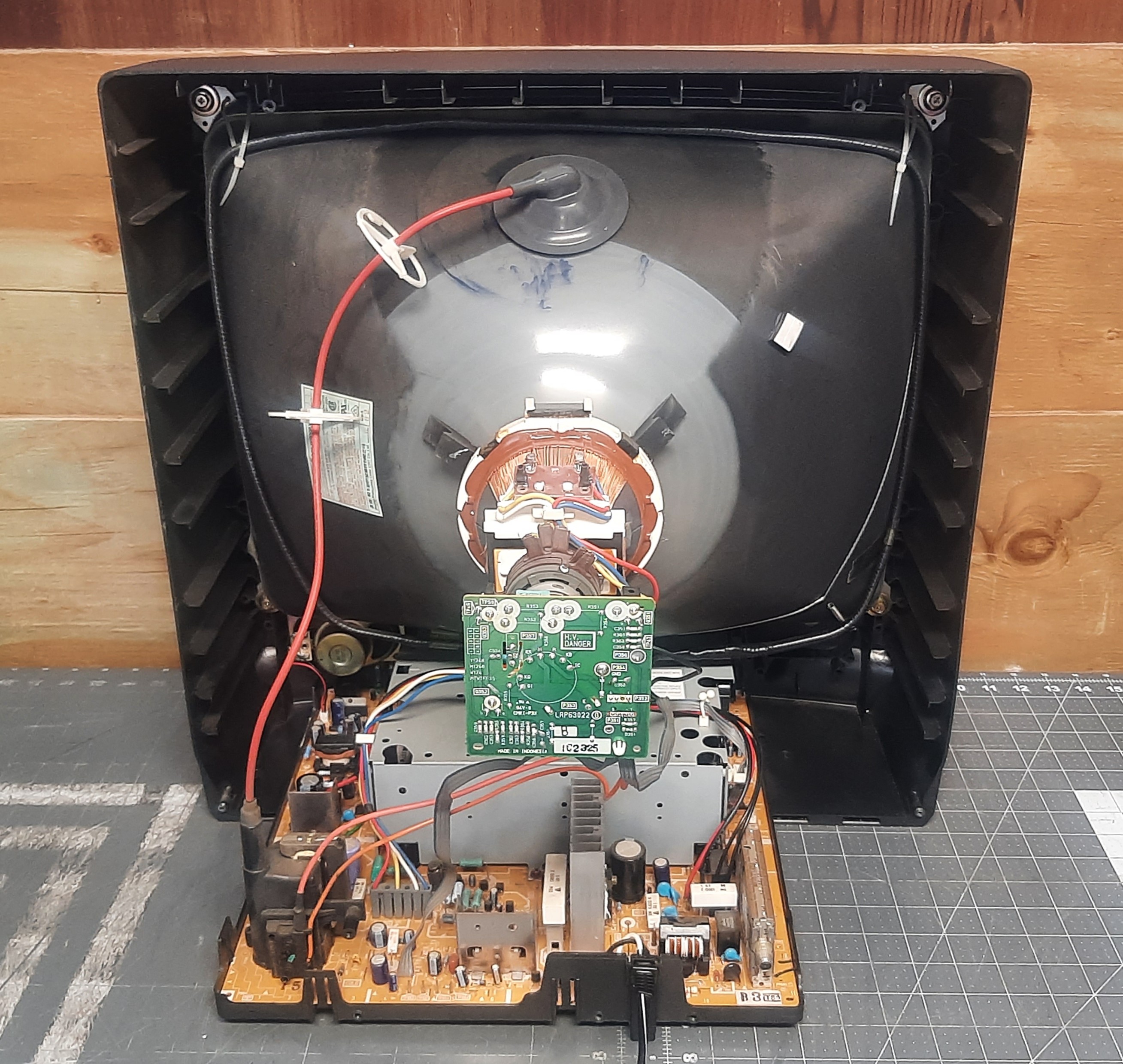 Quasar VV-2002 | CRT Database