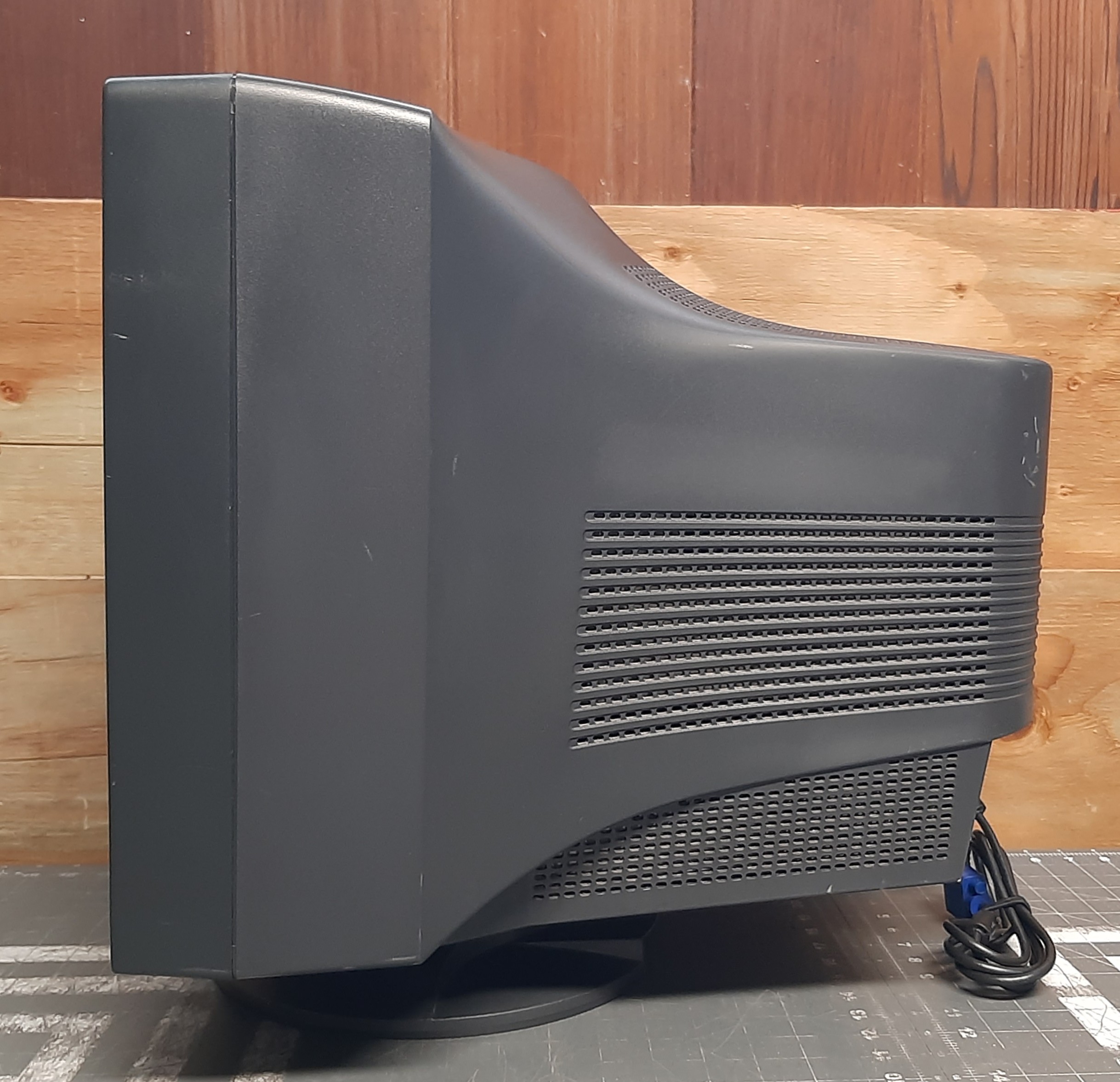 Samsung SyncMaster 900DF | CRT Database