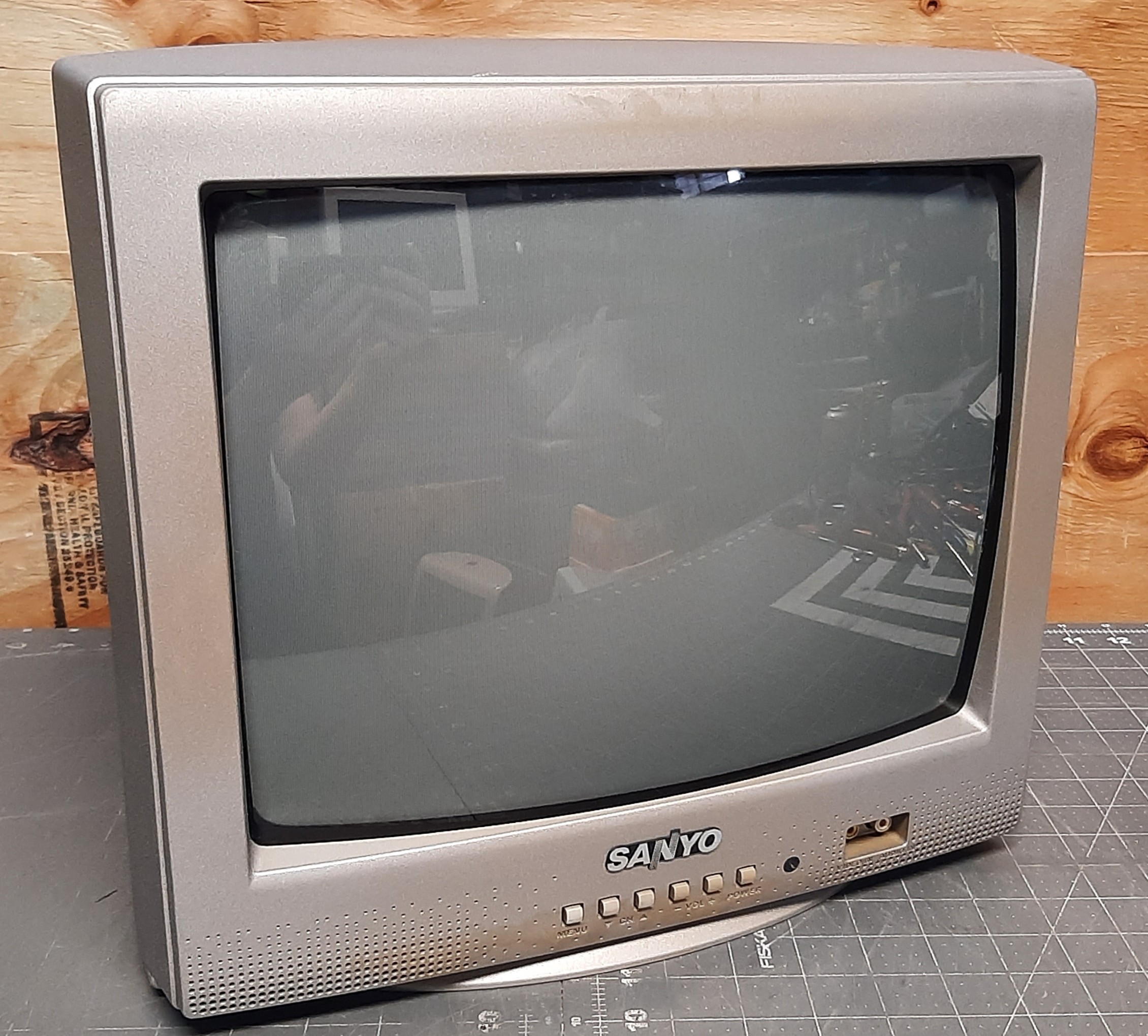 Sanyo DS13204 | CRT Database