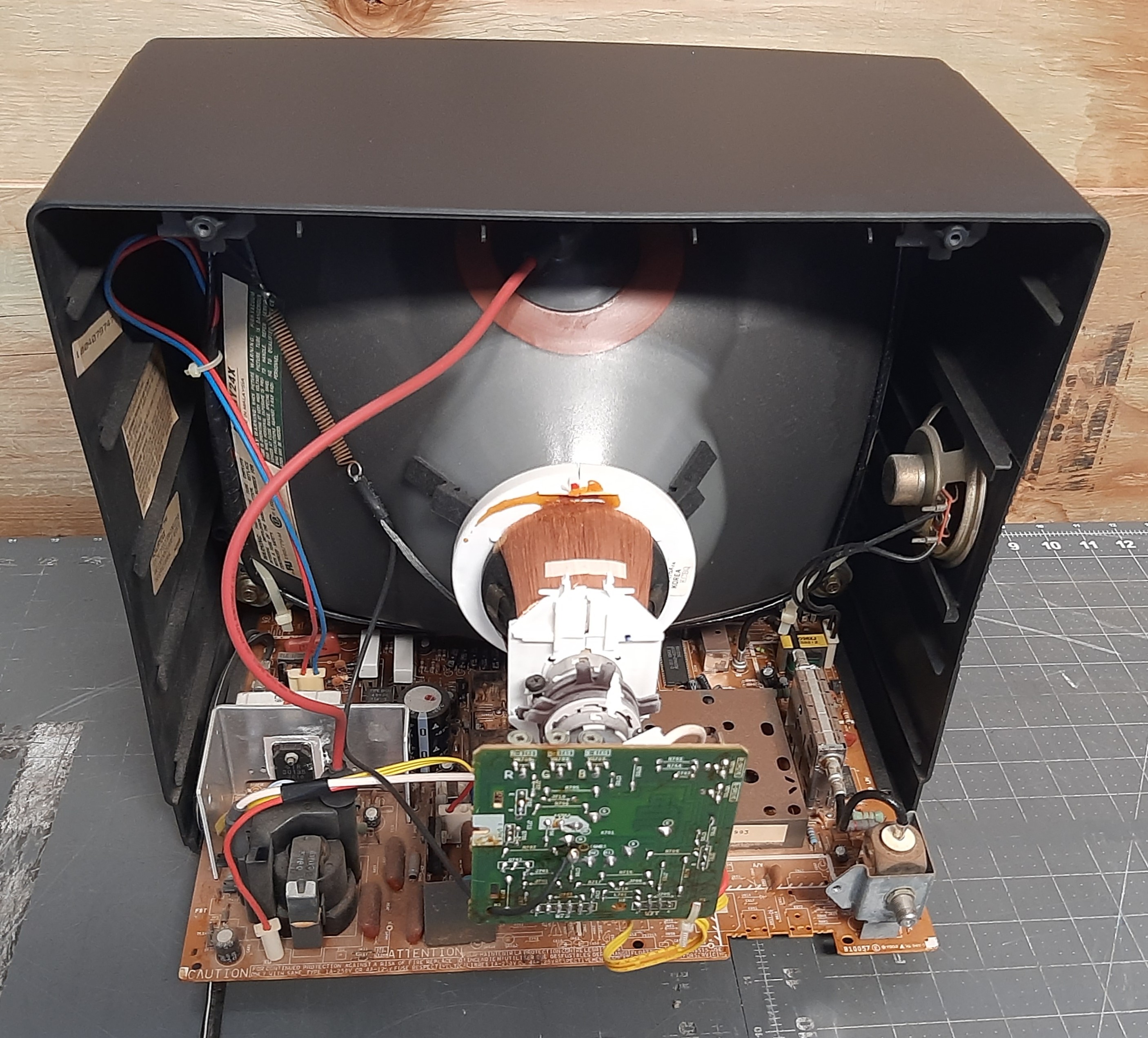 Sanyo AVM-1301 | CRT Database