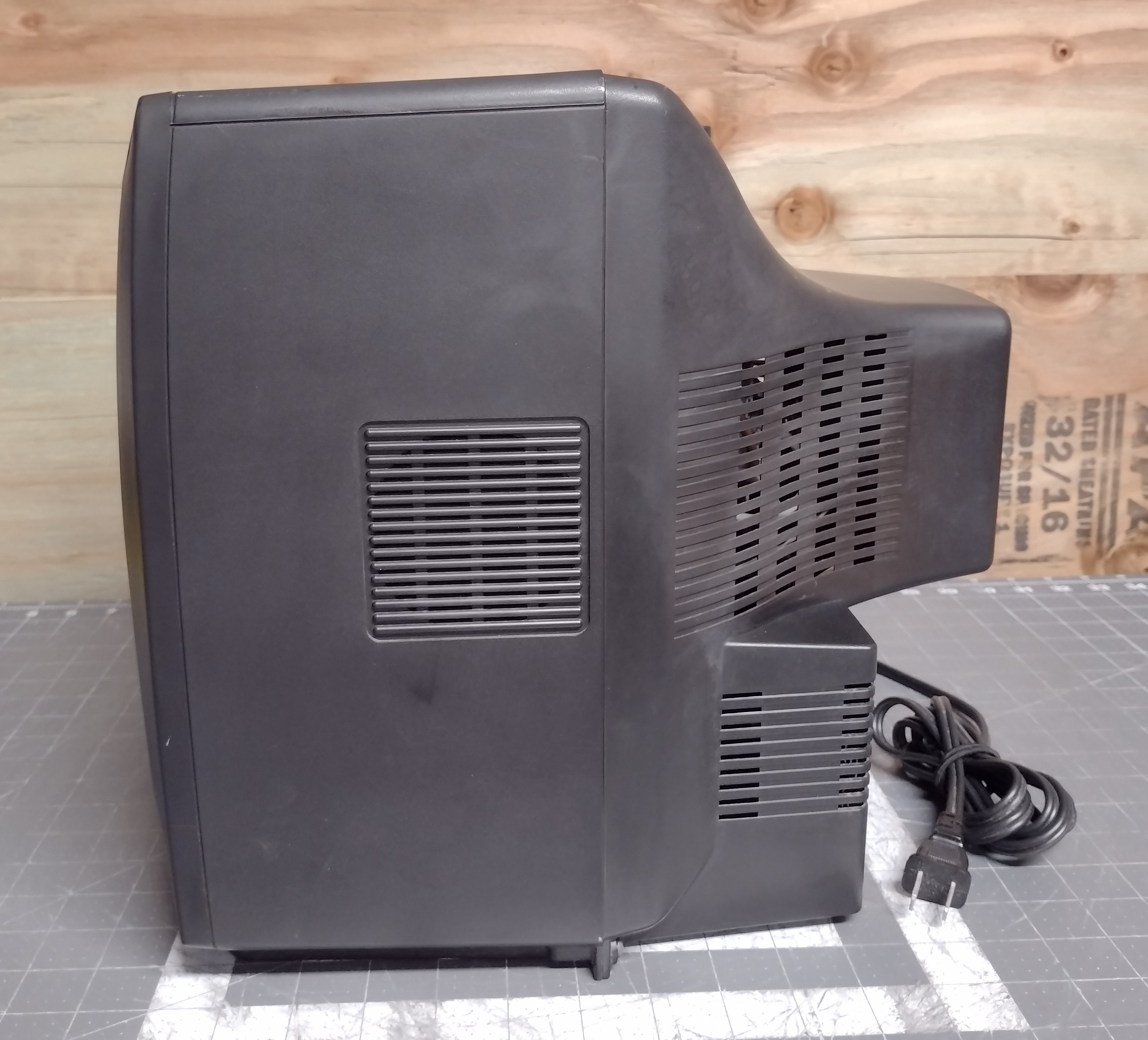 Sharp 13K-M100 | CRT Database