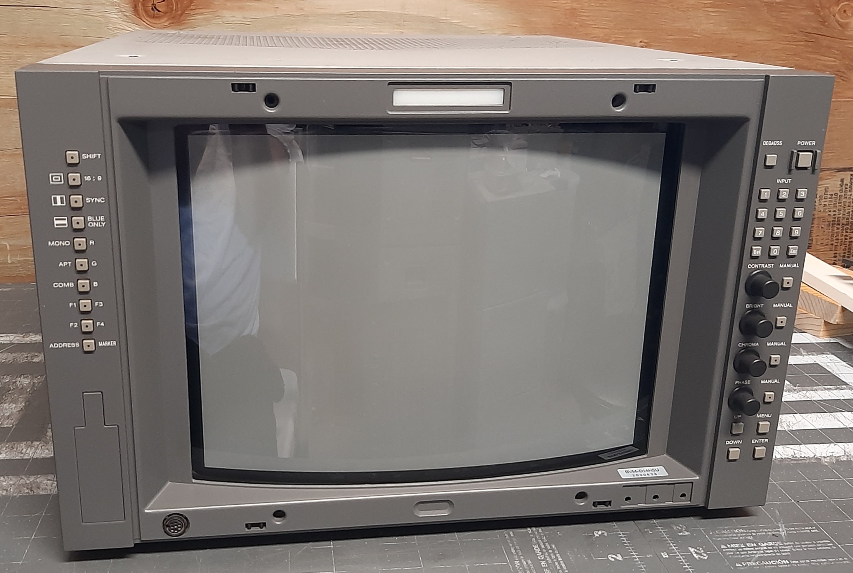 Sony BVM-D14H5U | CRT Database