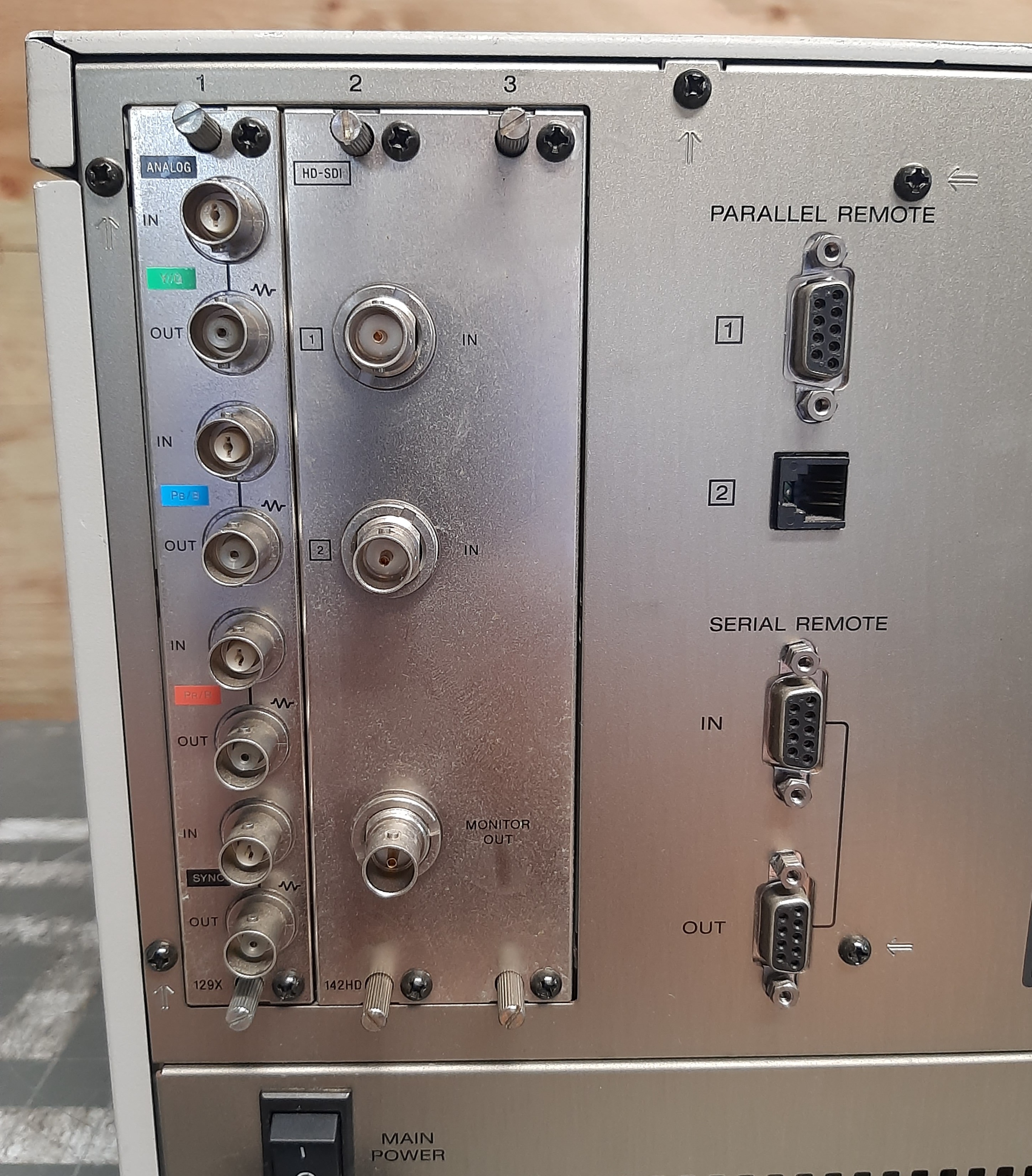 Sony BVM-D14H5U | CRT Database