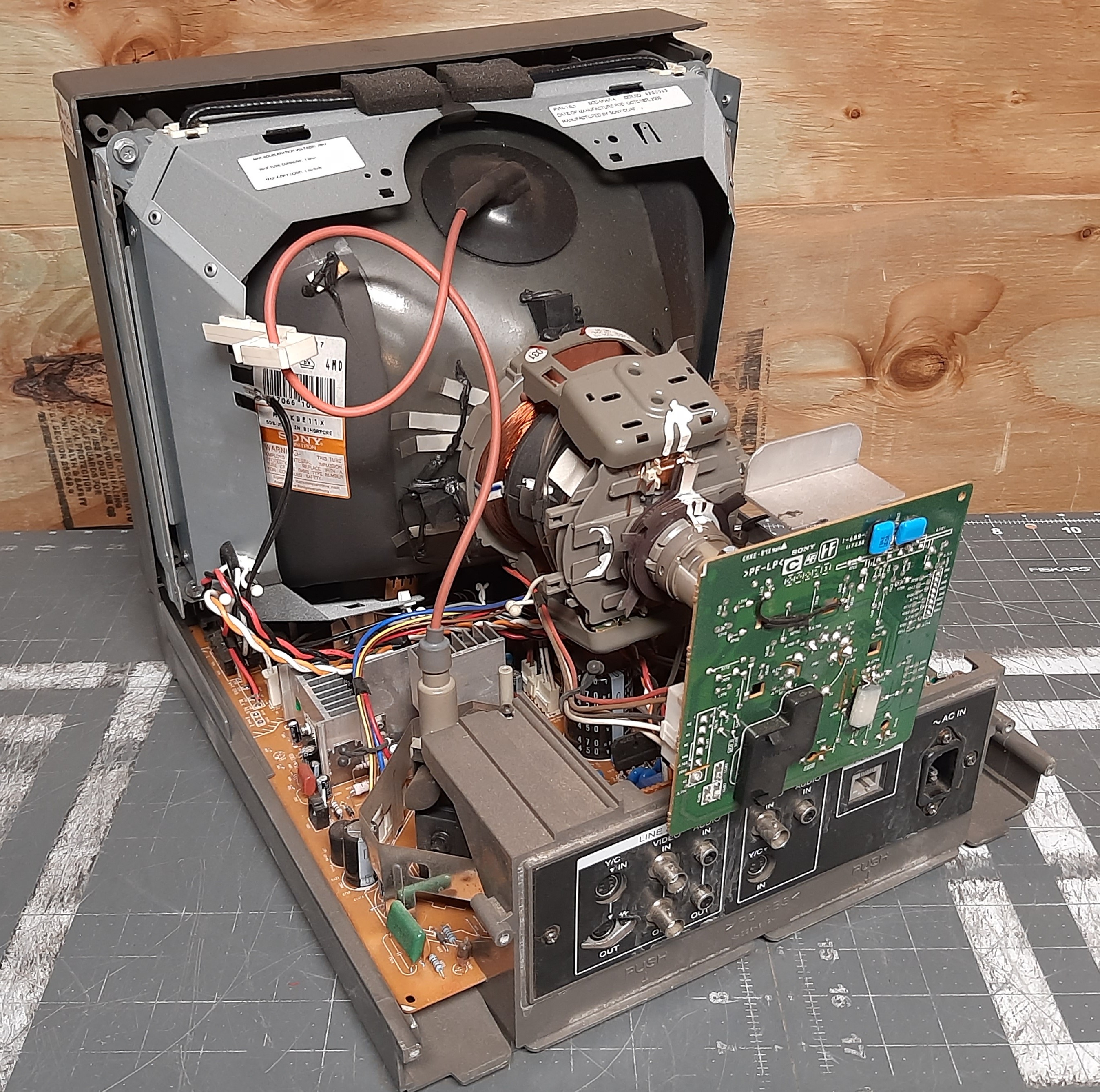 Sony PVM-14L1 | CRT Database