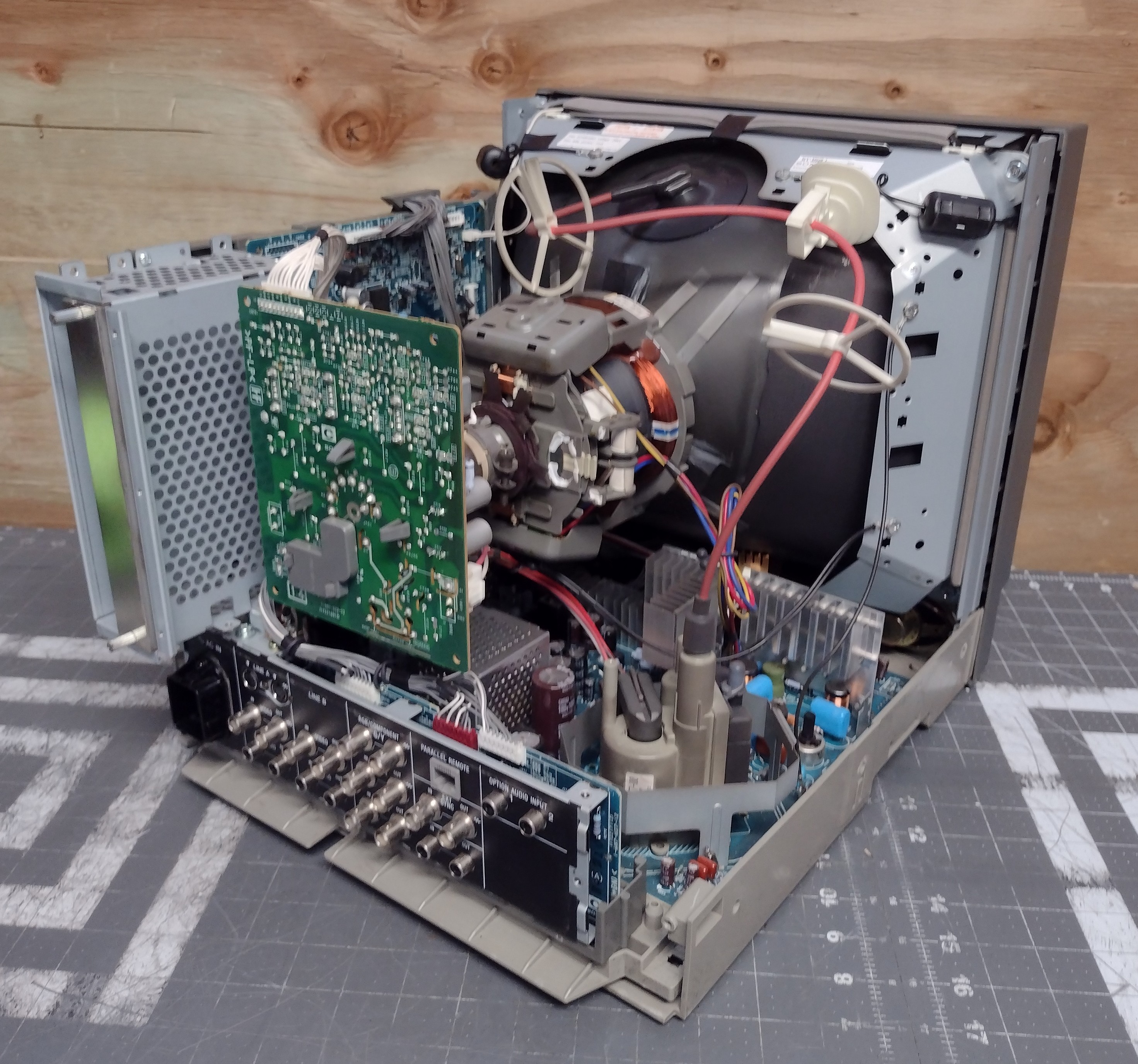 Sony PVM-14L2 | CRT Database