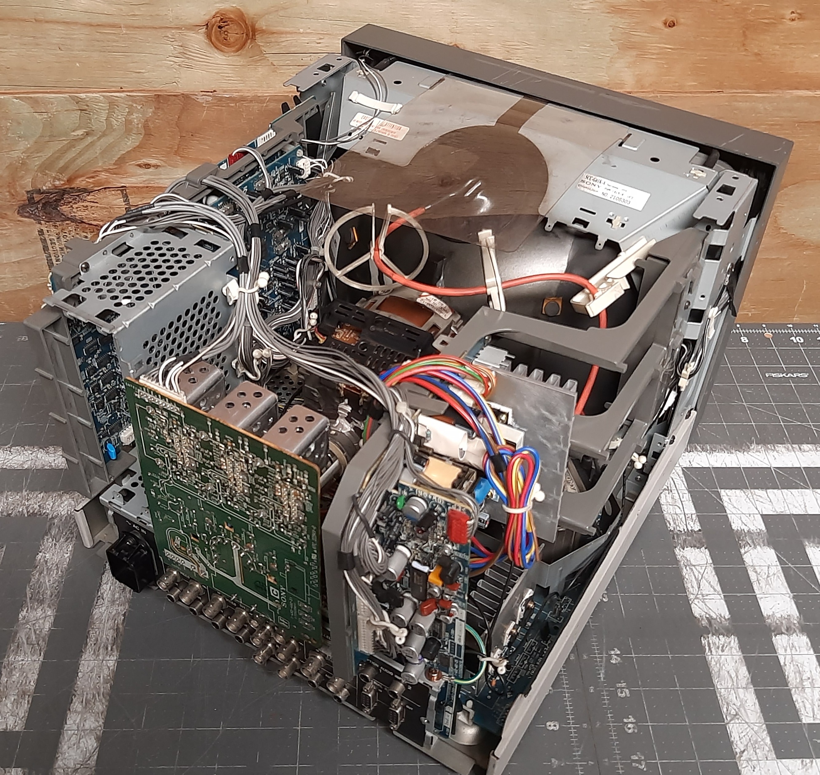 Sony PVM-14L5 | CRT Database