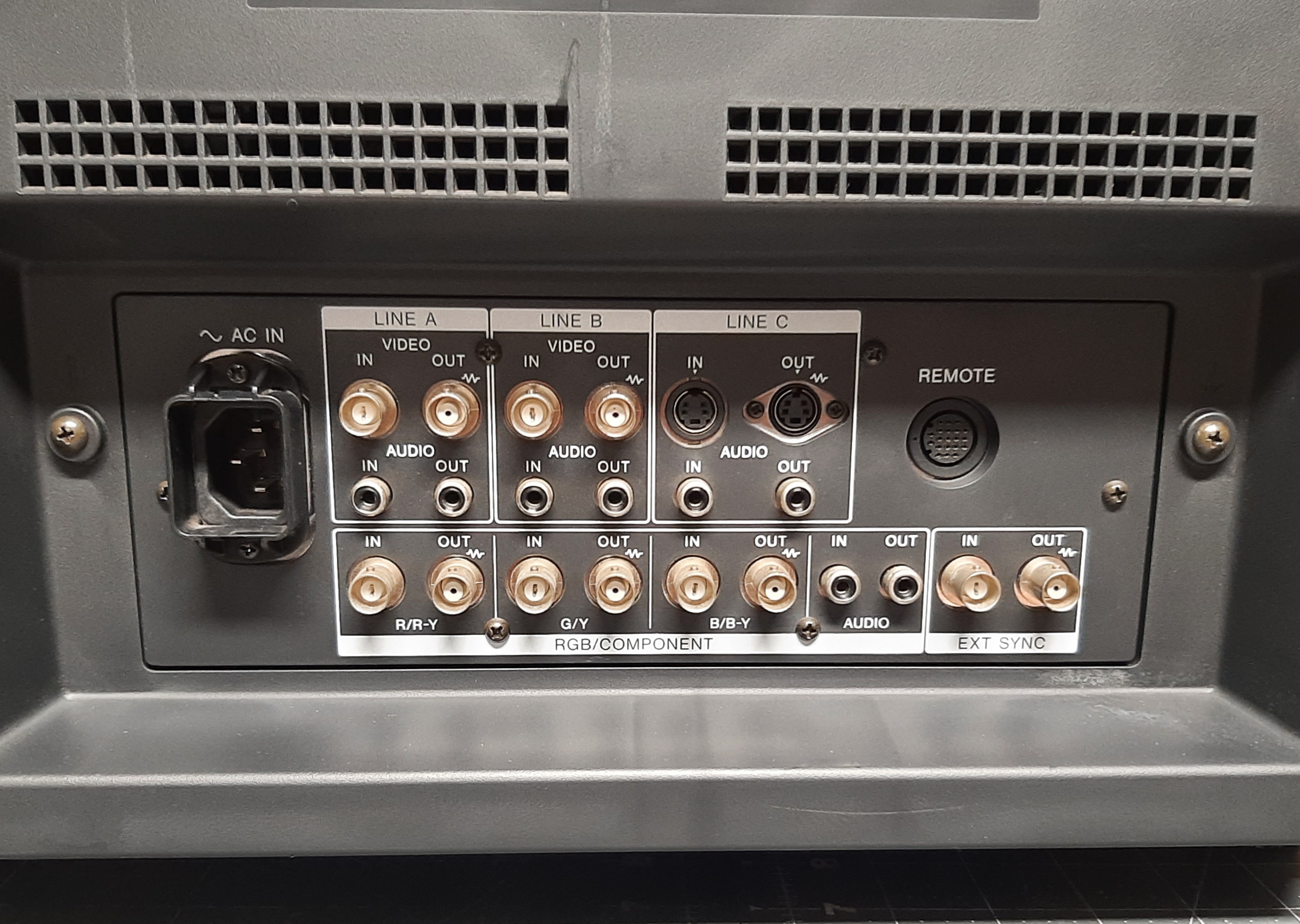 Sony PVM-1954Q | CRT Database