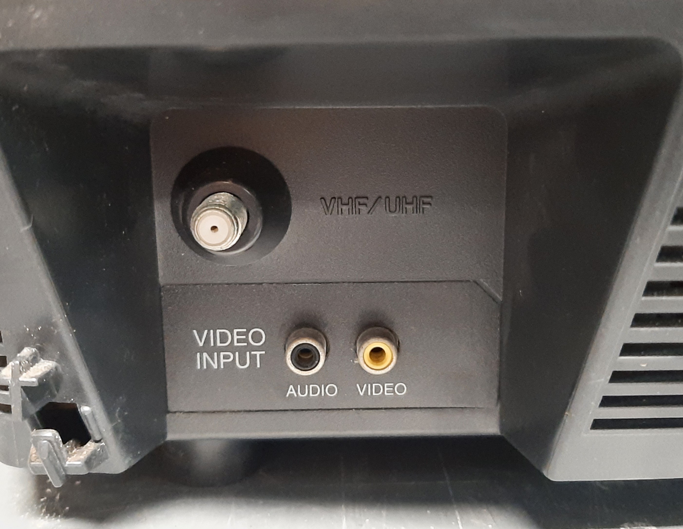 Sony KV-20M10 | CRT Database