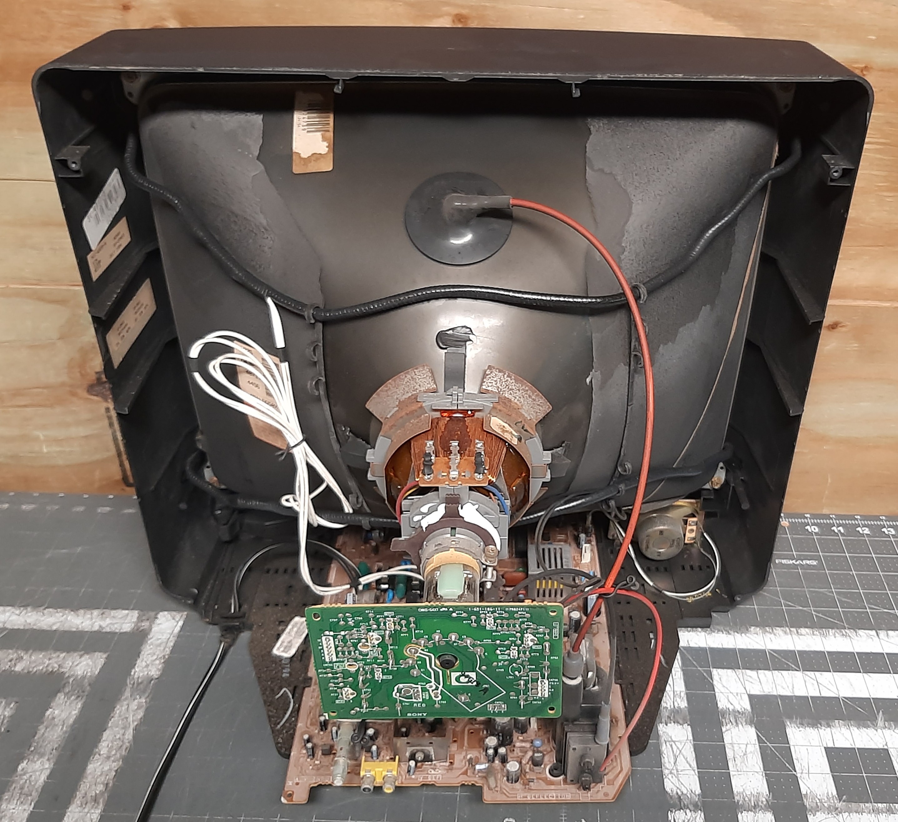 Sony KV-20M10 | CRT Database