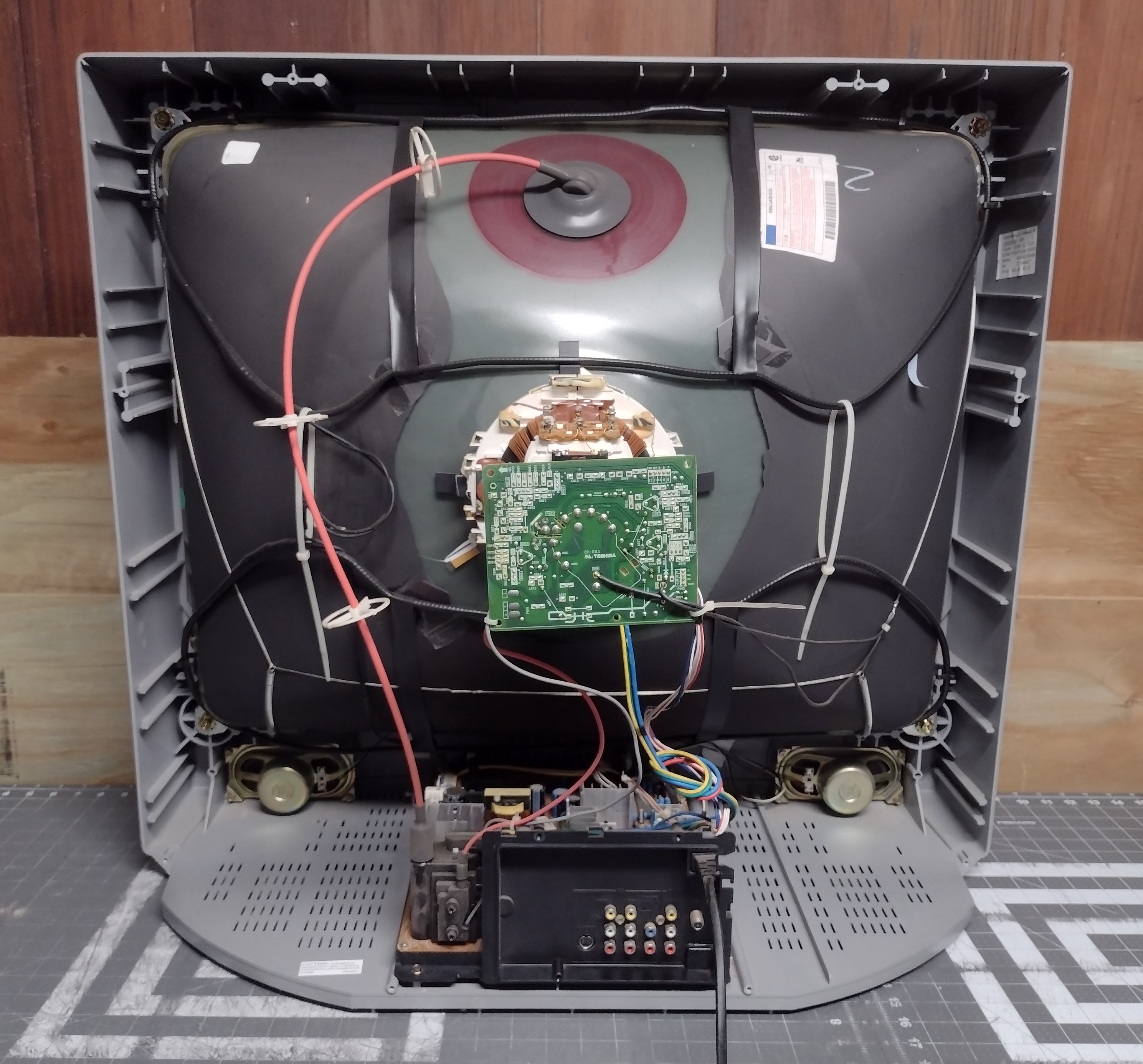 Toshiba 32A33 | CRT Database